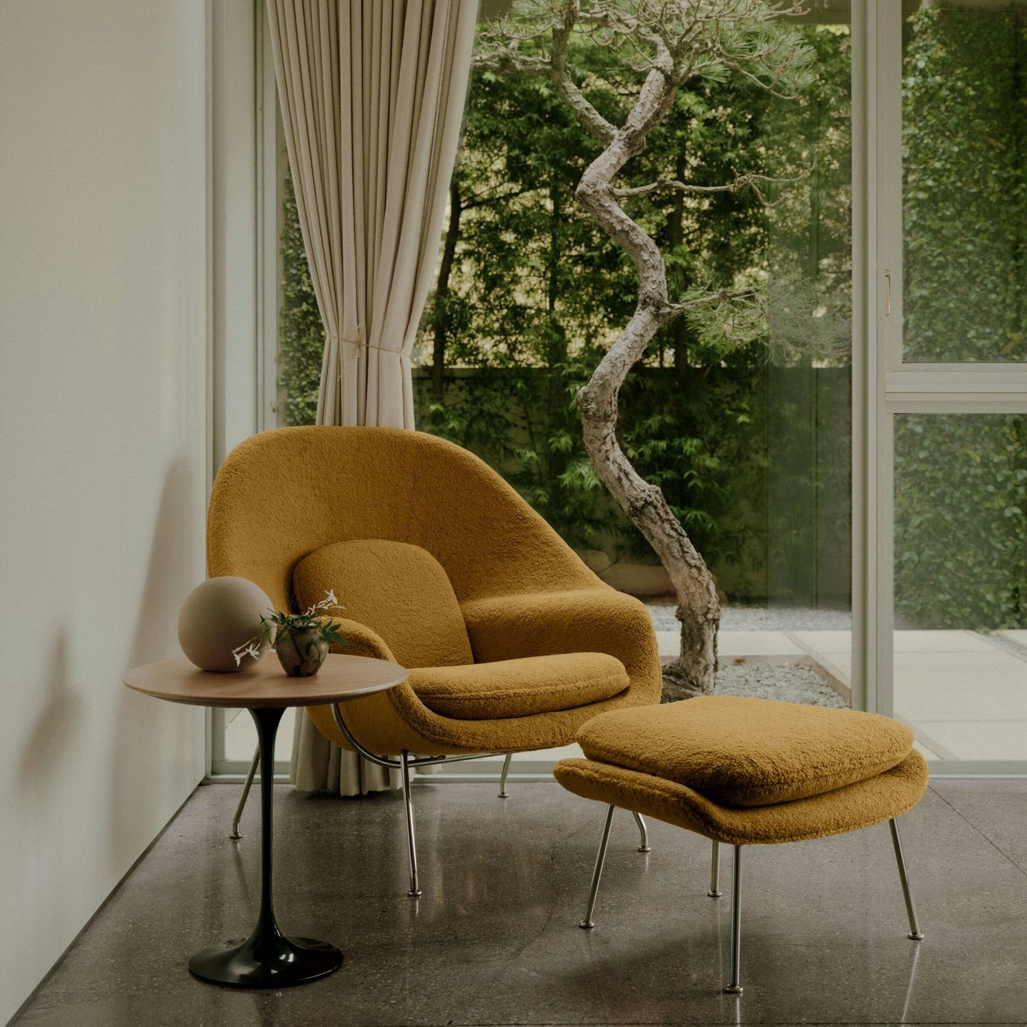 Knoll Womb Chair | Eero Saarinen