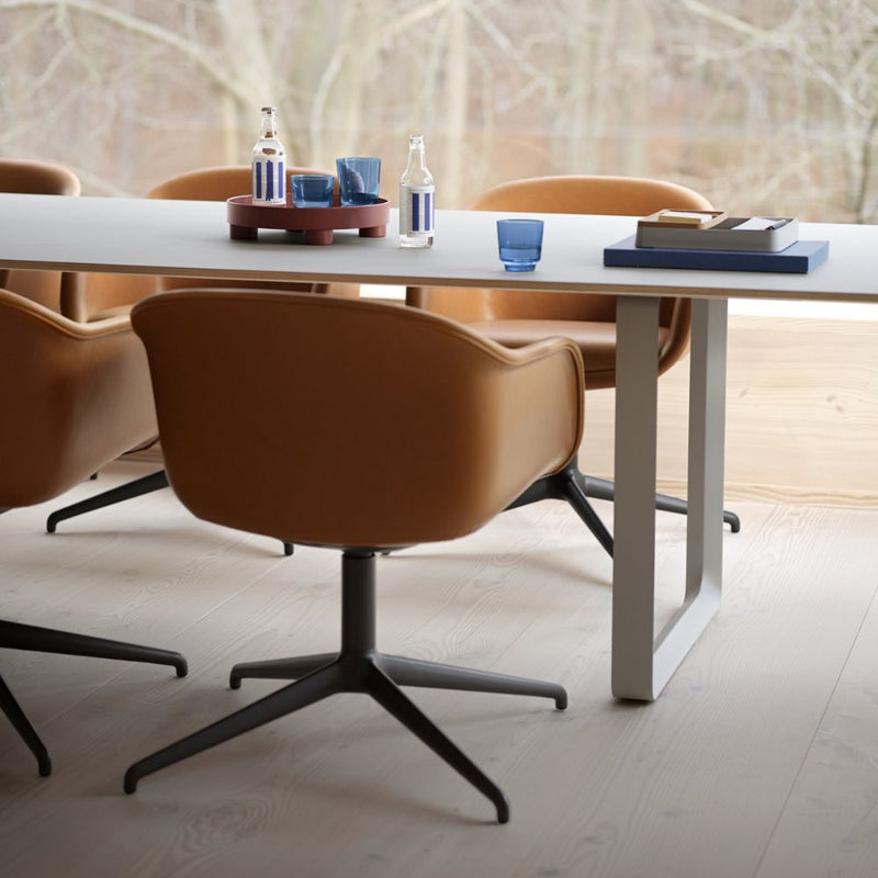 Muuto | Fiber Conference Armchair - Swivel Base | Iskos-Berlin